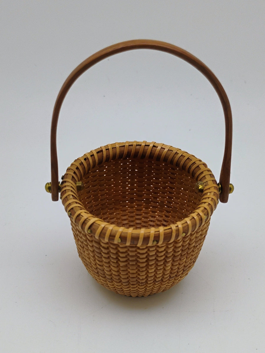 Nantucket Baskets by Christa Shaw – Scrimshanders